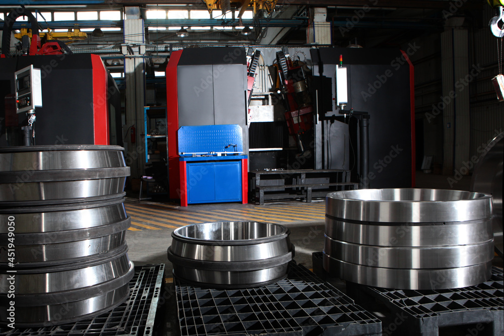 Bearing Processing Machine. Ready-made bearings of large diameter ...