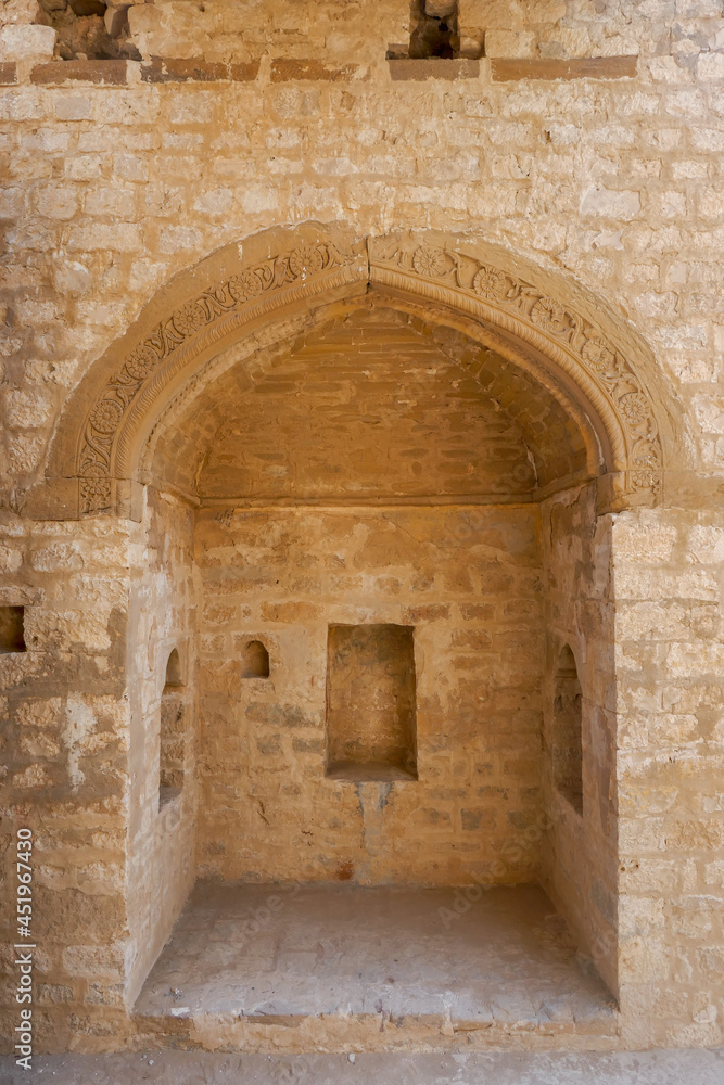 Fotografia do Stock: Guard room with carved sandstone decor at Miri ...