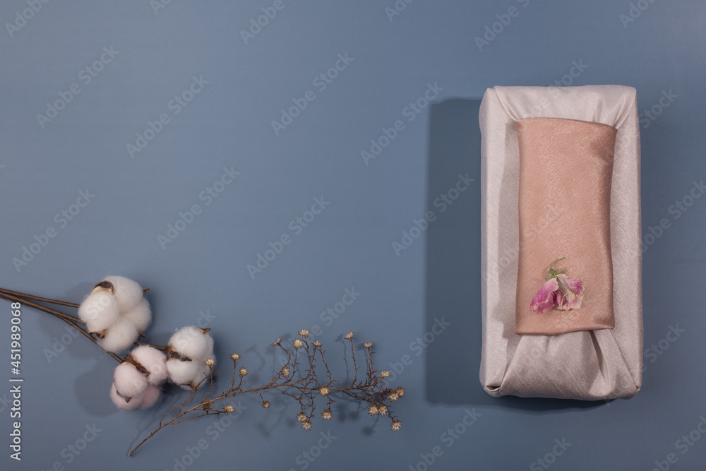 Korean traditional wrapping cloth packaging. furoshiki packaging gift ...