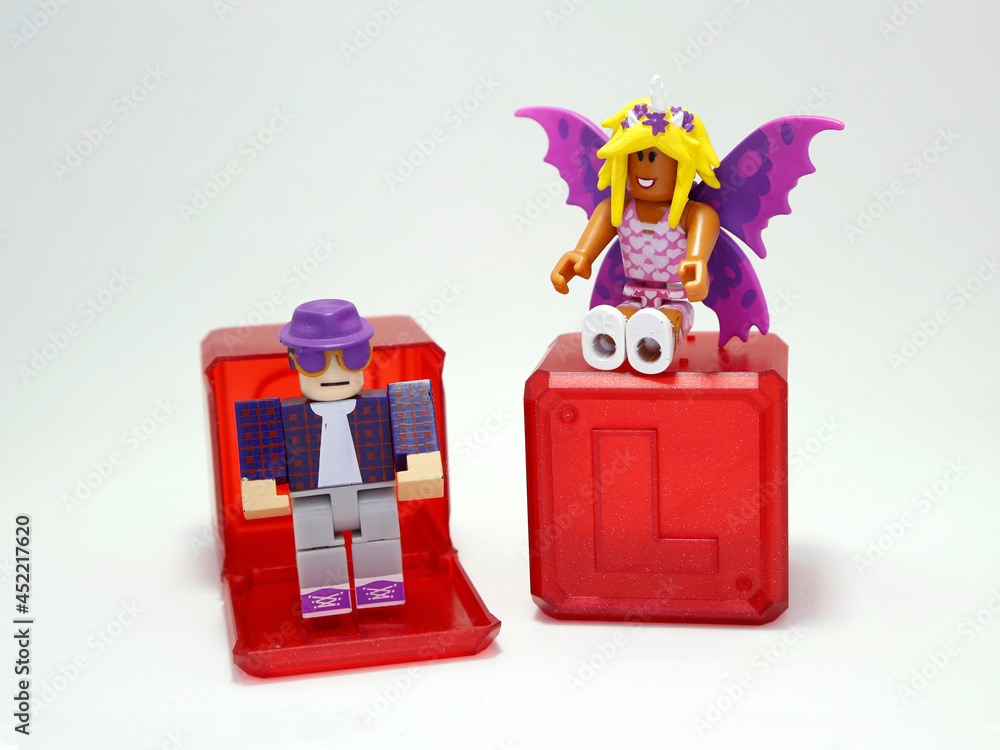 Plastic toy figures with characters from the Roblox video game. Roblox ...