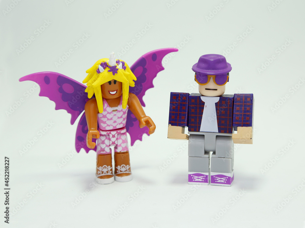 Plastic toy figures with characters from the Roblox video game. Roblox ...