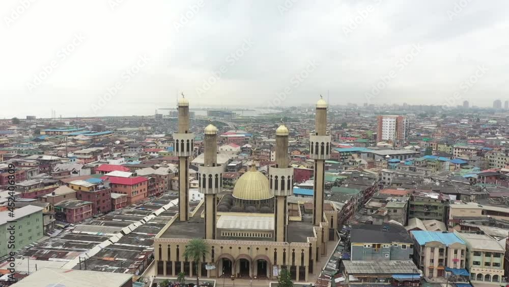 The Lagos Central Mosque is an important jum'at mosque in Lagos Island ...