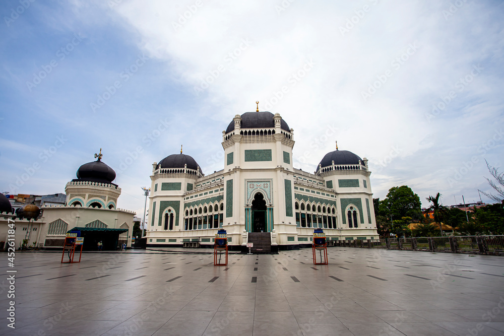 Foto de Masjid Raya Al-Mashun, The grand mosque of Medan City. Landmark ...