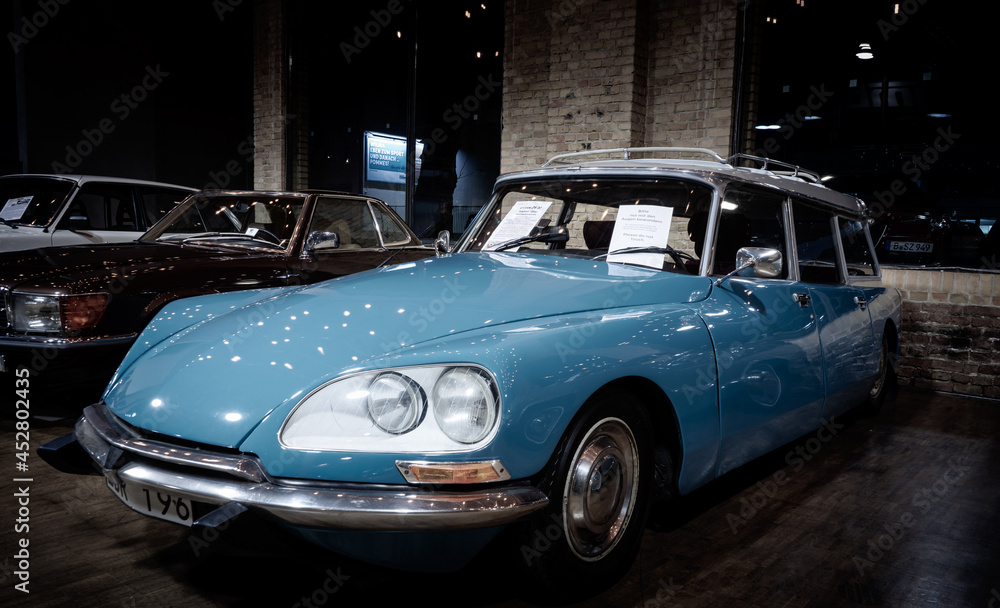 1973 Oldtimer blue Citroen DS 20 , Classic car in a public exhibition ...