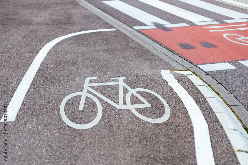 Radweg Symbol auf der Strasse Stock Photo | Adobe Stock