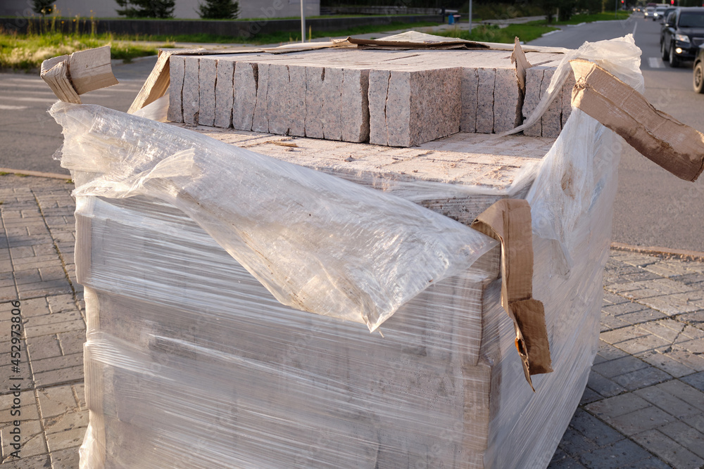 Stockfoto Piles of granite marble slabs. Stone sheets for decorative ...