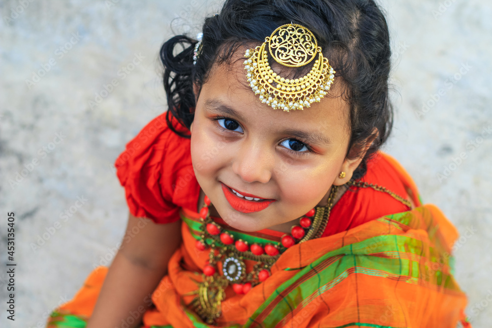 Indian little girl in traditional saree and jewelry. Cute Indian little ...