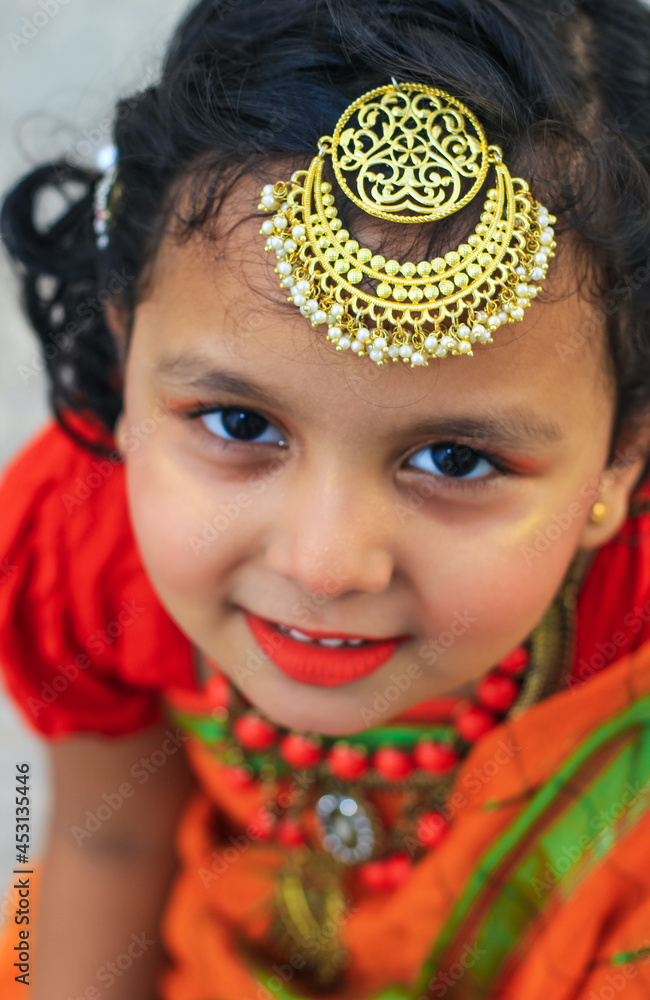 Indian little girl in traditional saree and jewelry. Cute Indian little ...