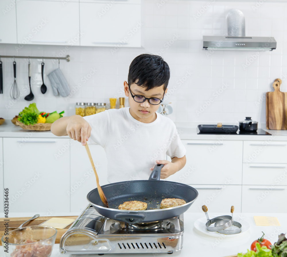 Hot Boy Cooking