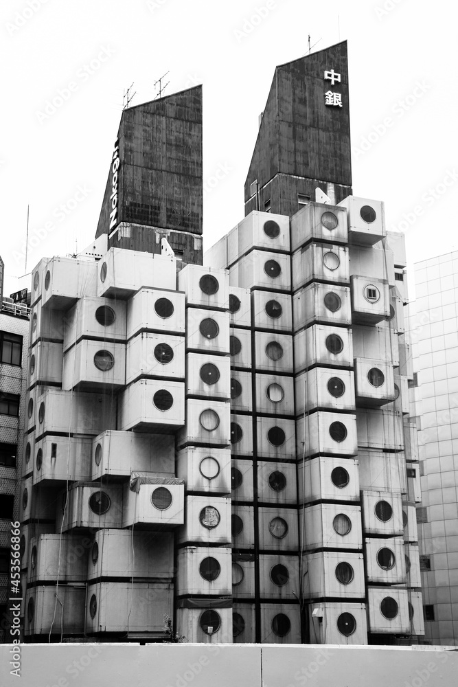 TOKYO, JAPAN - 22 JUNE 2016: The iconic Nakagin Capsule Tower in ...