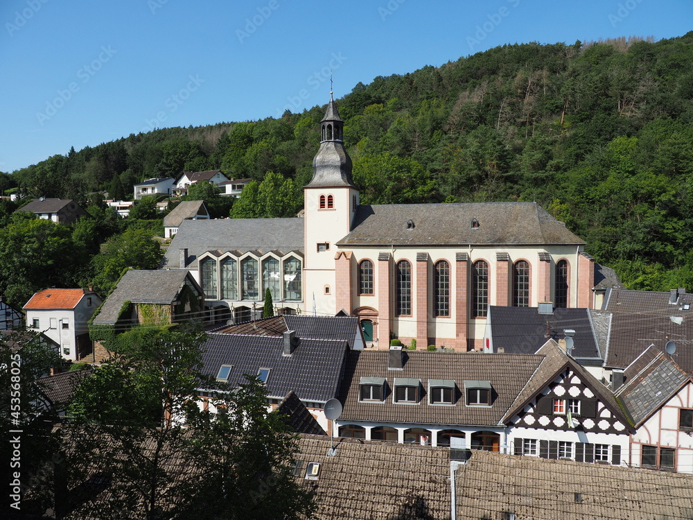 Katholische Pfarr- und Wallfahrtskirche Heimbach - Altbau St. Clemens und Neubau Salvatorkirche ...
