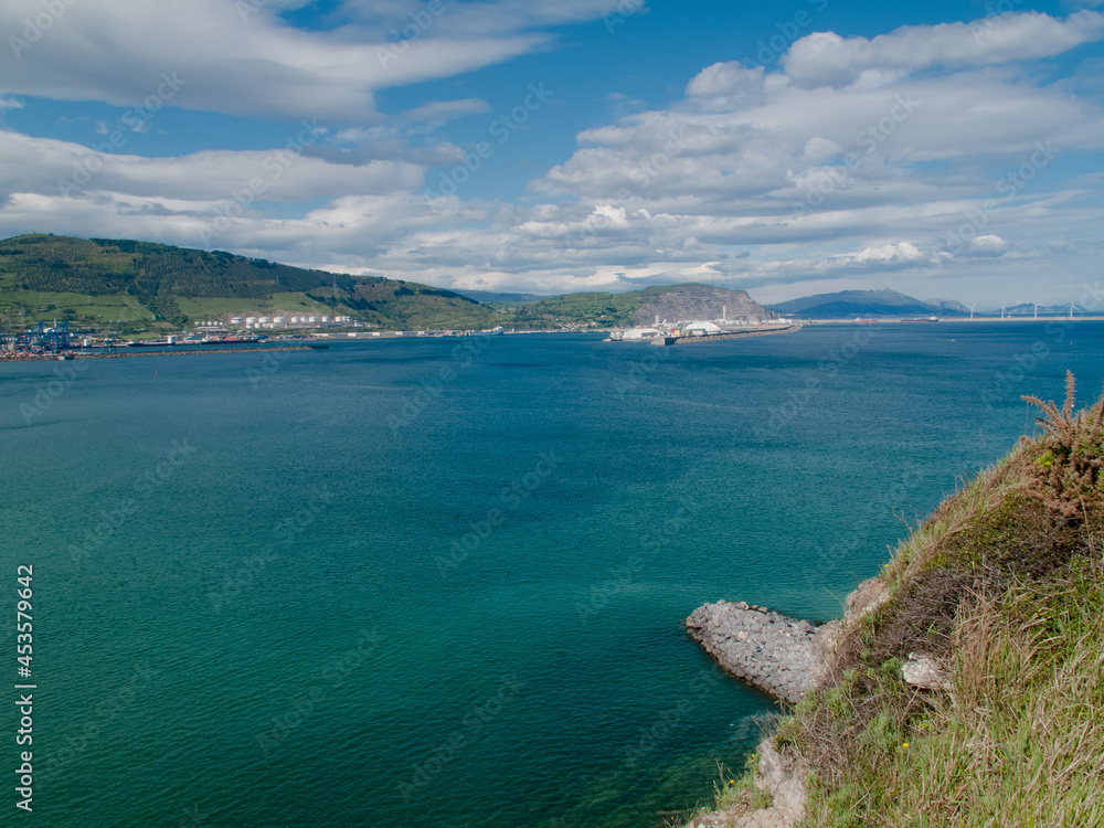 Sencilla e interesante ruta que comienza en Punta Galea (Getxo) y ...
