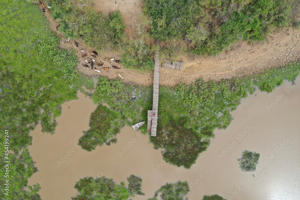 Fotka „Ciénaga Las Macanas que sirve de refugio y parada para una gran ...