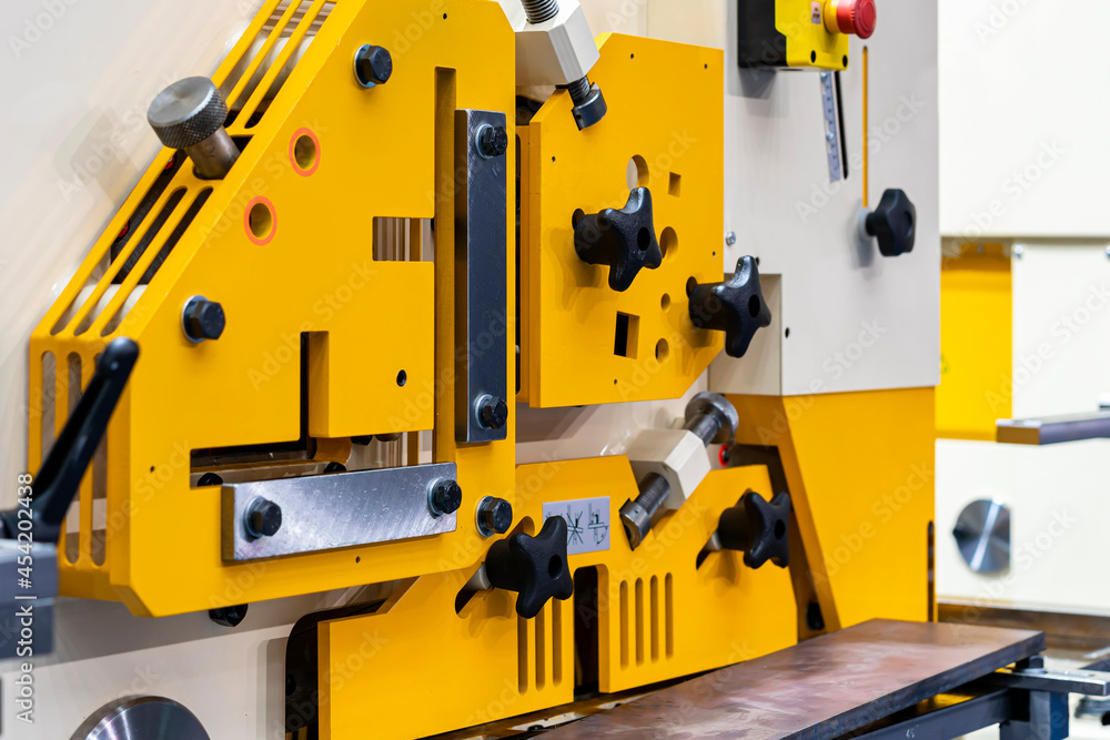 Compact hydraulic punch shear bender and notching machine for cutting ...