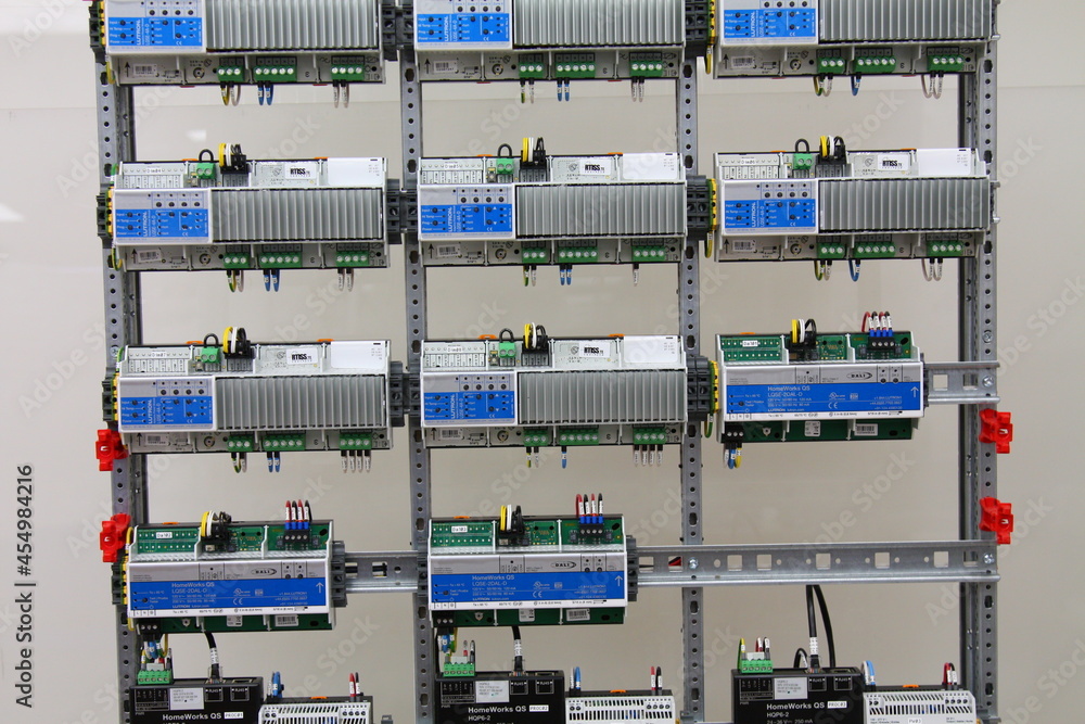 Automation For Lighting Control Dimming Leak Localization Control Of Thermal Heads In An
