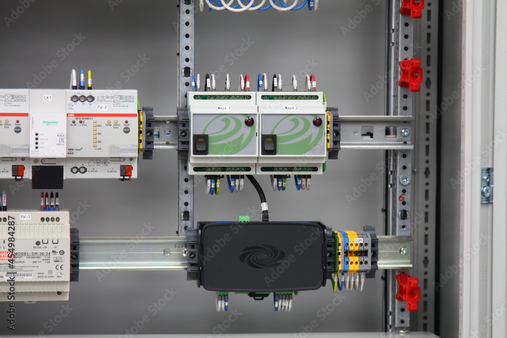 Automation For Lighting Control Dimming Leak Localization Control Of Thermal Heads In An