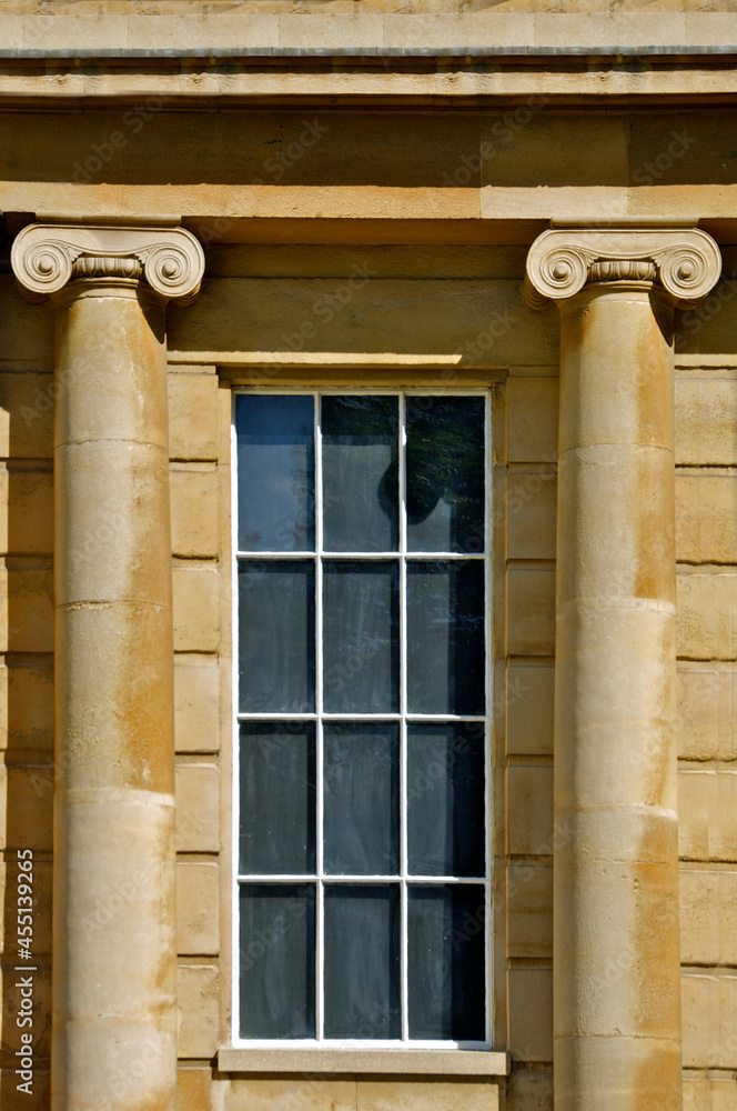 Ionic order column frame window on west facade of Buckingham Palace ...