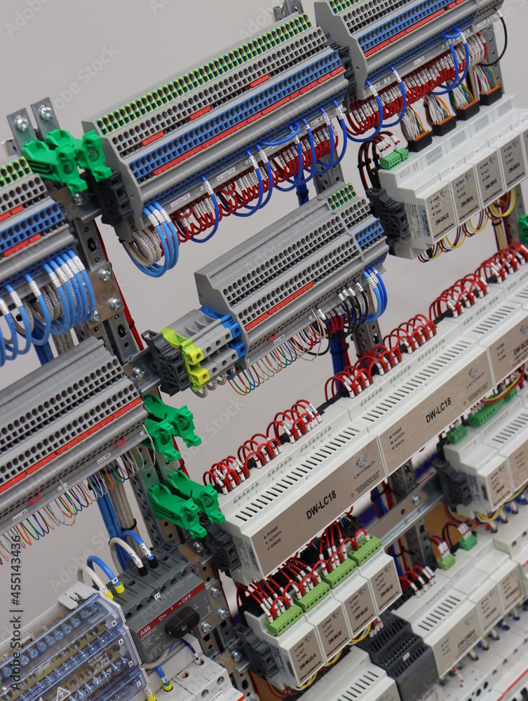 Automation For Lighting Control Dimming Leak Localization Control Of Thermal Heads In An