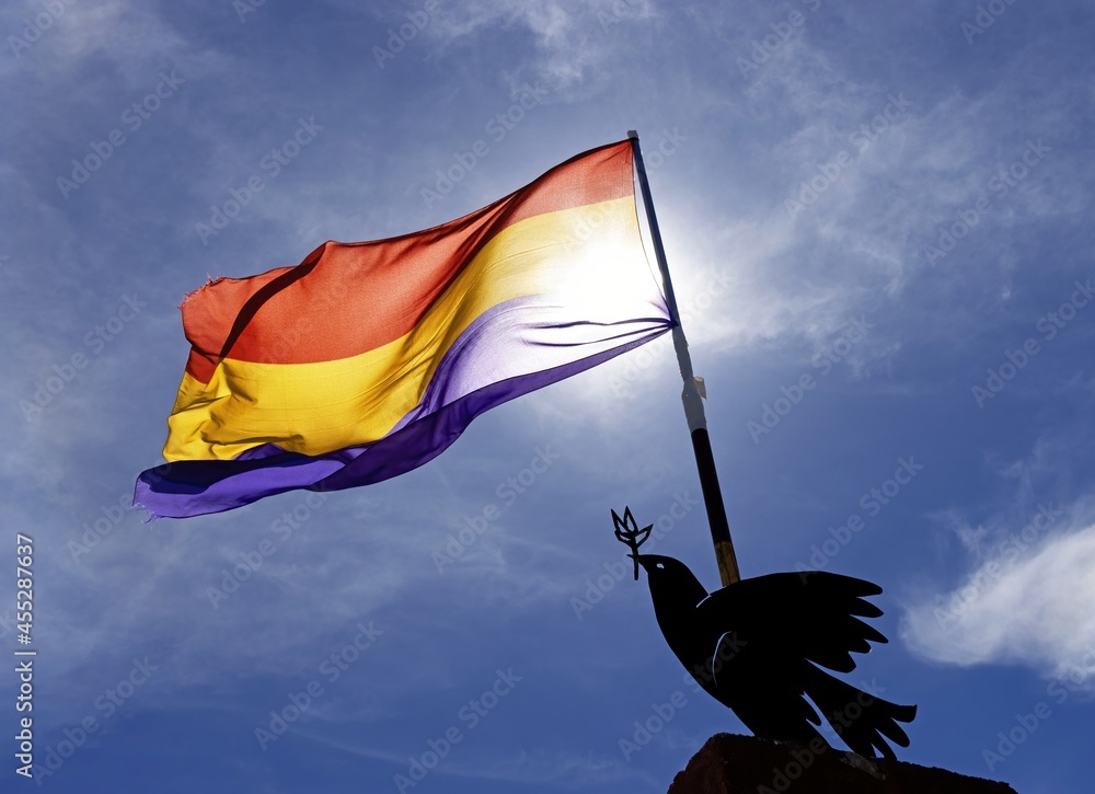 Second Spanish Republic flag sun backlight, in the period between 1931 ...
