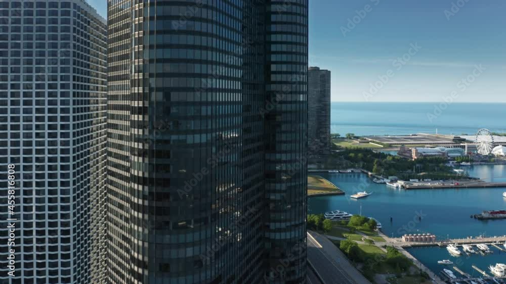 Vidéo Stock Chicago downtown aerial 4K footage. B roll, establishing ...