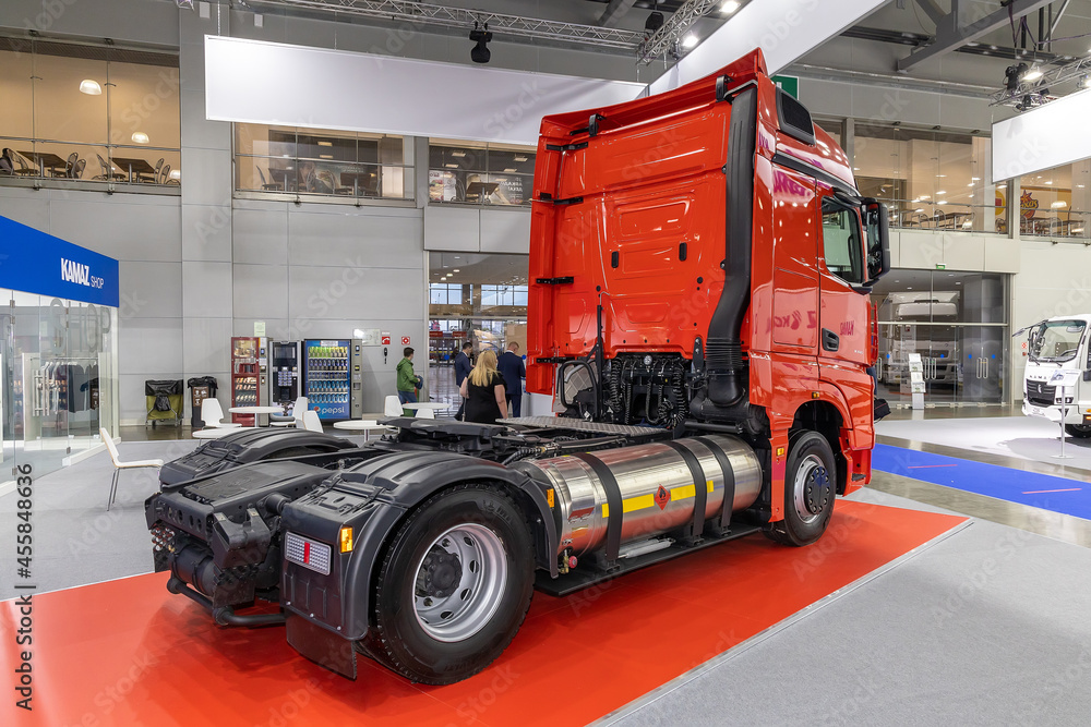 Liquefied natural gas semi-truck KAMAZ-54901. The stand of the KAMAZ ...