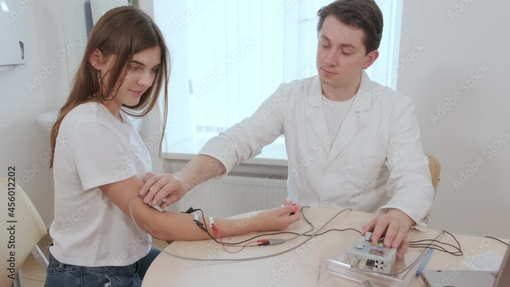 Patient nerves testing using electromyography at medical center Stock ...