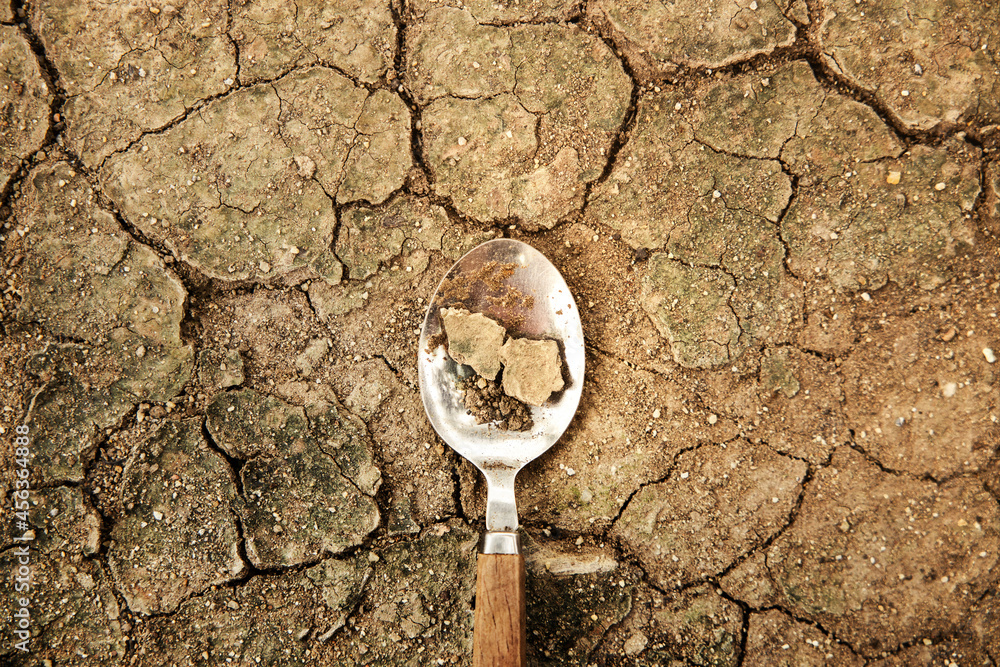 Foto de Food Shortage, World Food Crisis Concepts. Environmental Impact ...