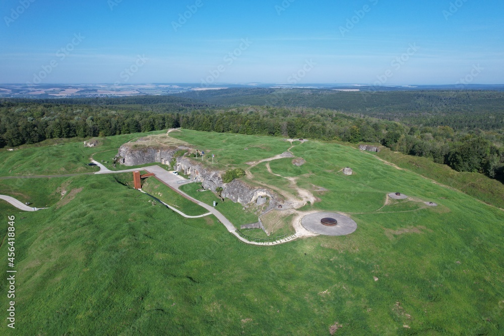 Verdun, France: Vue aérienne du Fort de Douaumont - Bataille de Verdun ...
