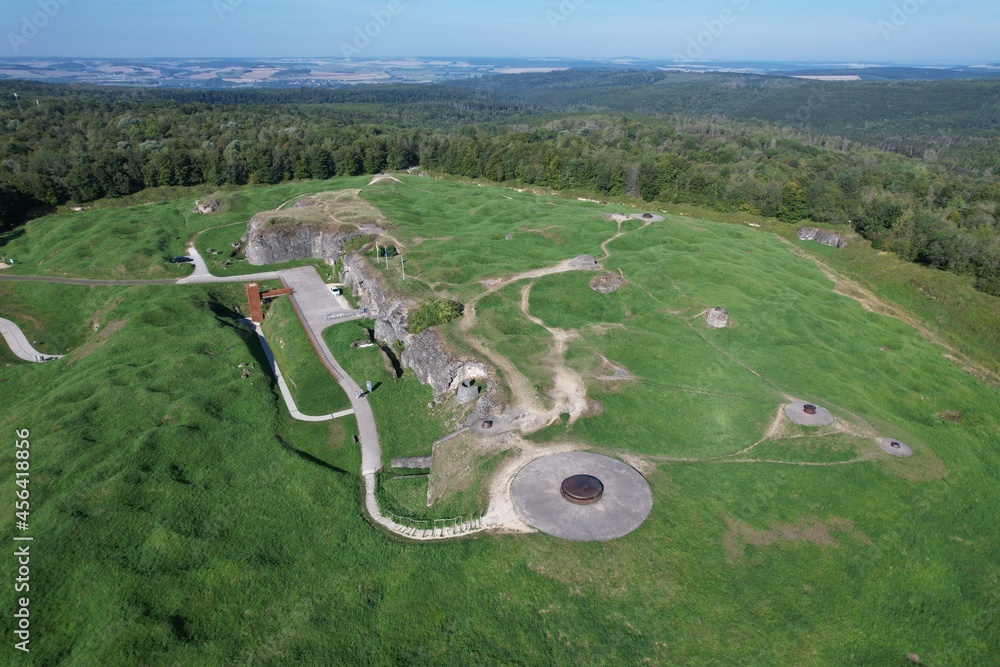 Verdun, France: Vue aérienne du Fort de Douaumont - Bataille de Verdun ...