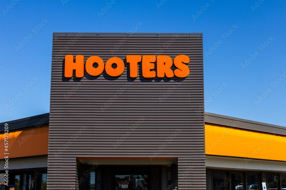 Hooters Restaurant Building