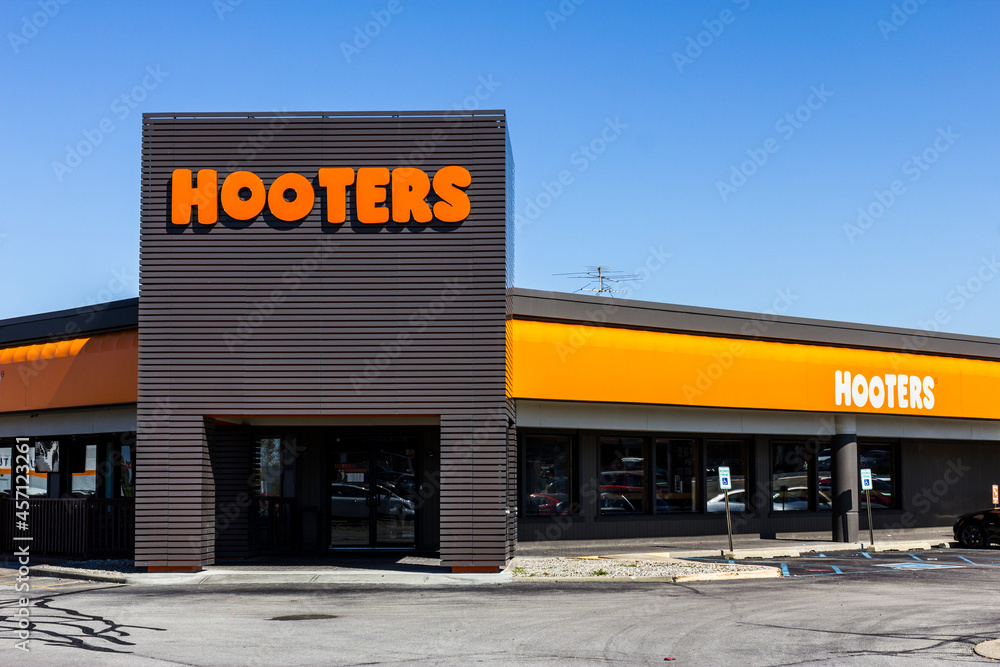 Hooters Dine In Restaurant Location. Hooters operates and franchises ...