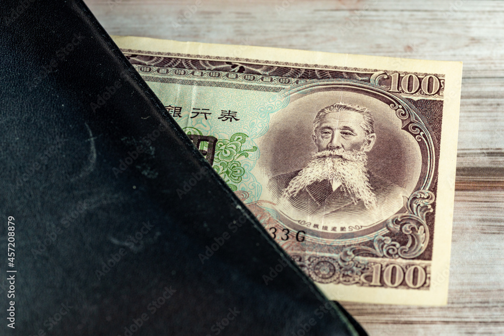 Old 100 yen Japanese banknote Stock Photo | Adobe Stock