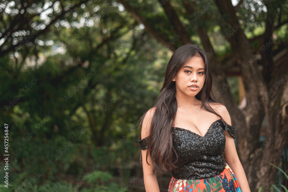 Tiny Filipina Altea