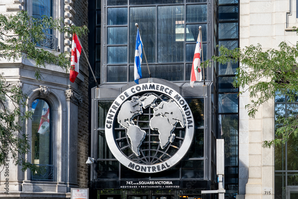 Foto de Montreal, QC, Canada - September 4, 2021: The World Trade ...