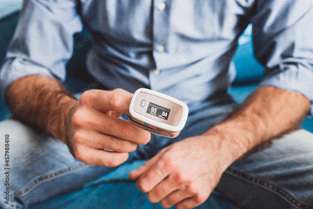 Measurement of oxygen level and pulse rate with a portable pulse ...