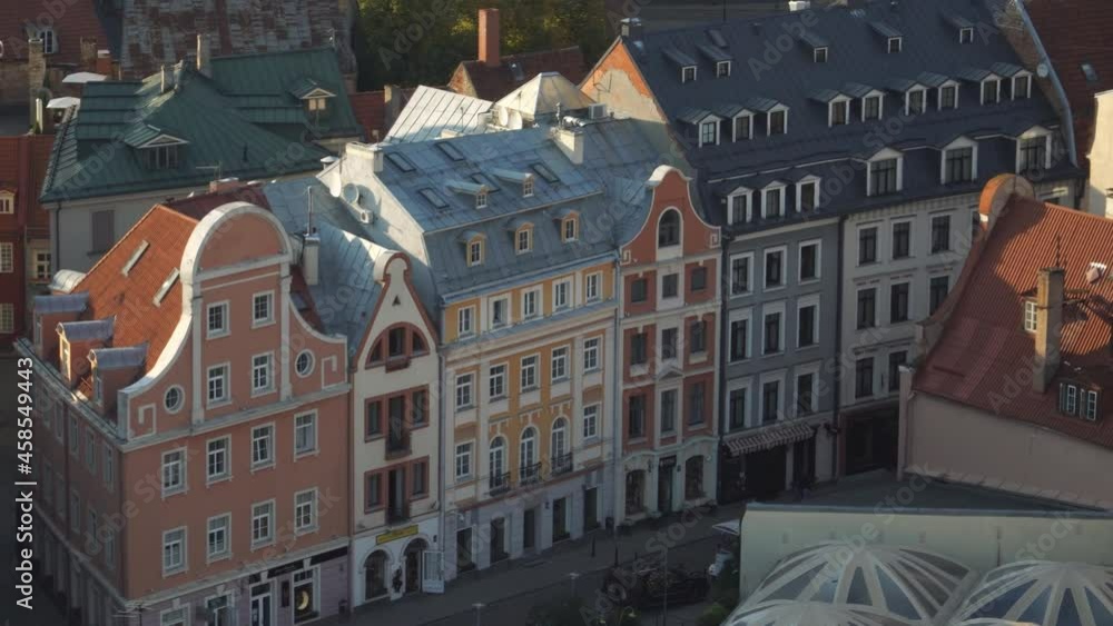 Vidéo Stock Ancient architecture in the historical center of Riga, the ...