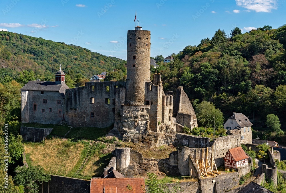 Foto de Ruine der Burg Eppstein in Eppstein in Hessen, Deutschland do ...