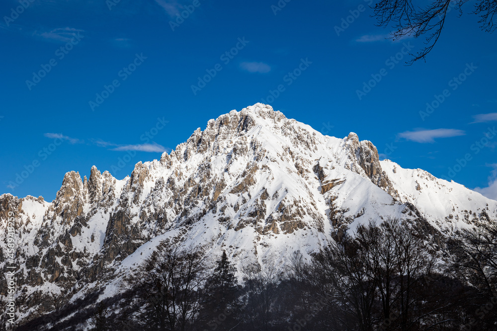 Grigna meridionale fotografata dai piani dei Resinelli Stock Photo ...