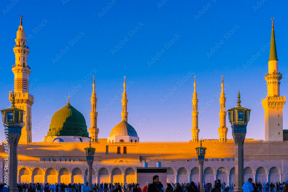 Al-Masjid an-Nabawi, Medina, the green dome, mosque, architecture ...