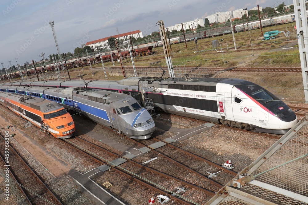 Villeneuve Saint-Georges, France 09-19-2021 : les trois TGV SNCF qui ont battu les records de ...