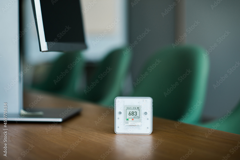 Air quality sensor Indoor CO₂ air quality monitor Healthy work ...