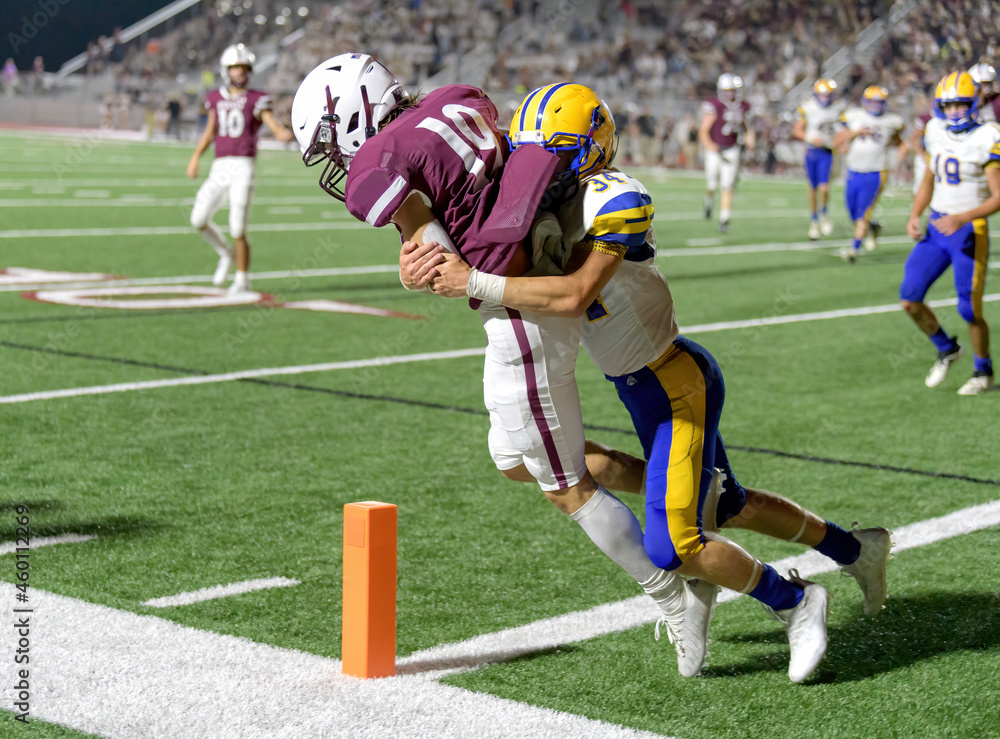 Amazing athletes making great catches and runs during a competitive ...