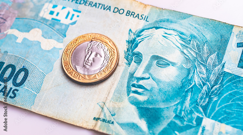 Foto de Dinheiro, REAL BRL - Moeda brasileira. Uma cédula de 100 Reais ...