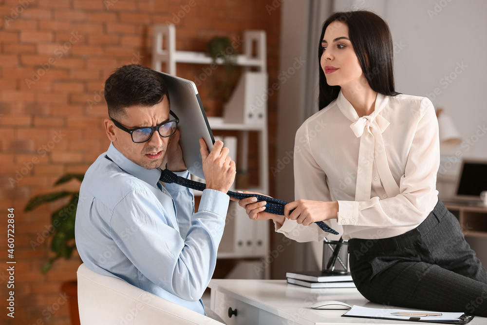 Zdjęcie Stock: Beautiful young secretary seducing her boss in office ... Zdjęcie Stock: Beautiful young secretary seducing her boss in office ...