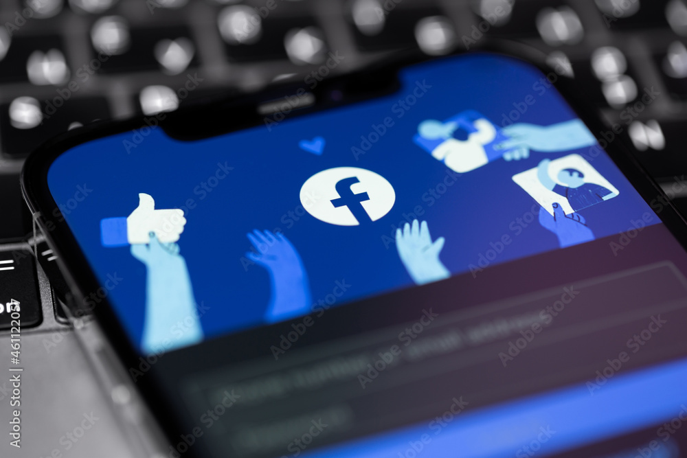 Facebook start page in mobile app on screen smartphone iPhone. Facebook ...