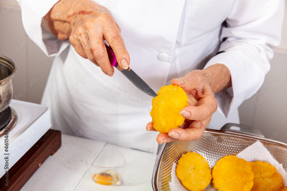 Preparation of the traditional dish from the Caribbean Coast in ...