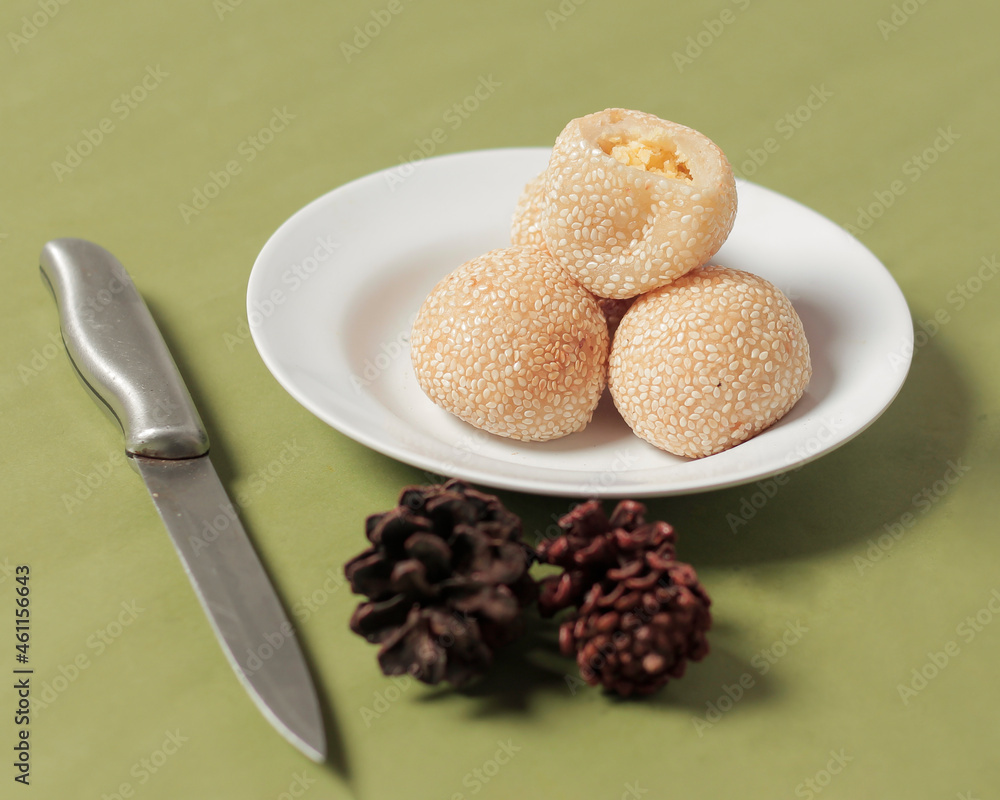 Onde-onde market snacks for snacks during the day. Onde-onde is made ...