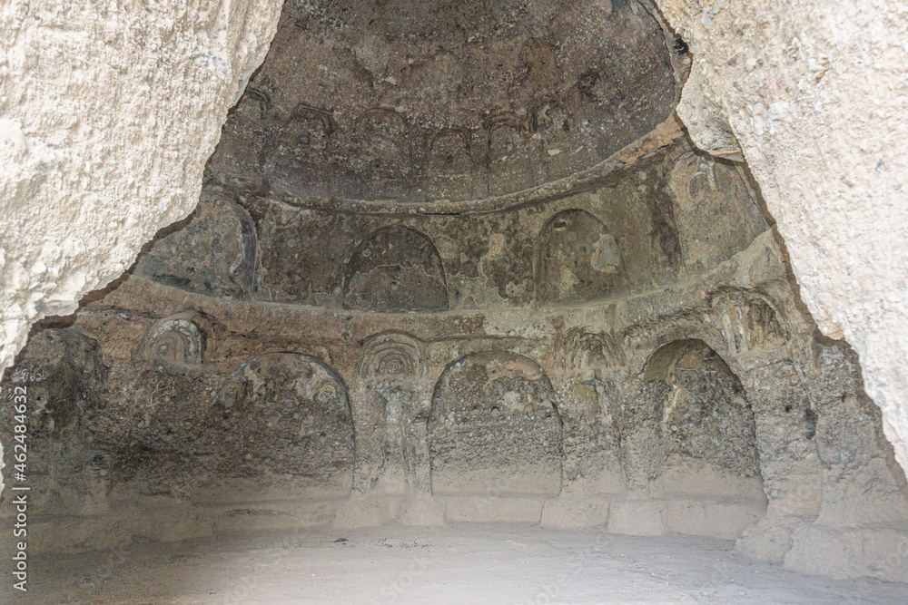Afghan caves hold world's first oil paintings, Bamiyan caves ...