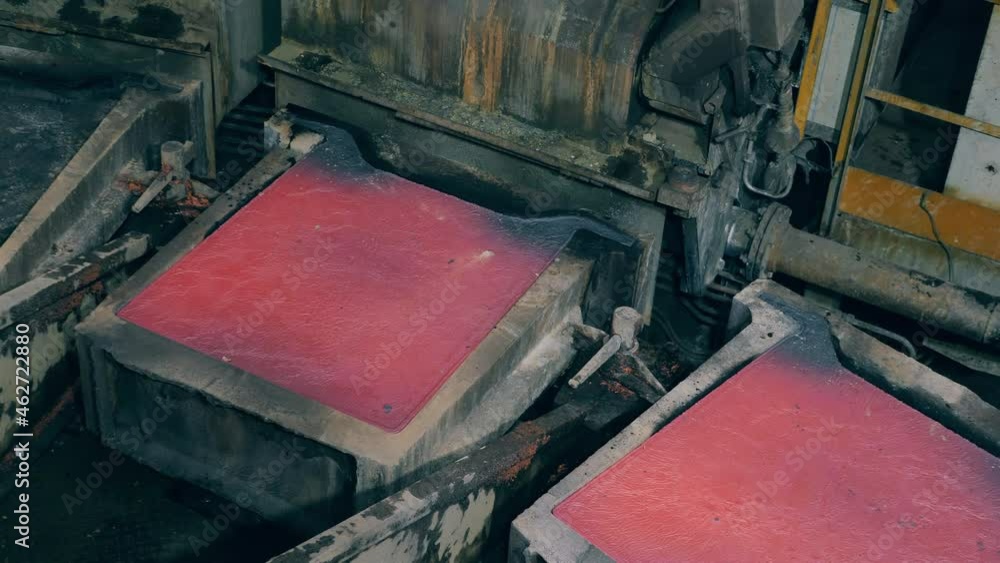 Copper anode plates are moving around in molds Stock ビデオ | Adobe Stock