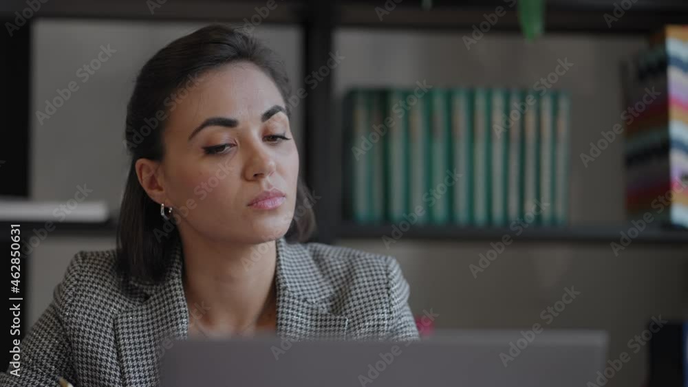 Brainstorm. Pensive african american woman thinking over problem ...
